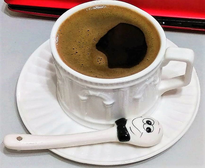 Cafeaua de luni – VIAȚĂ CU AROMĂ DE CAFEA