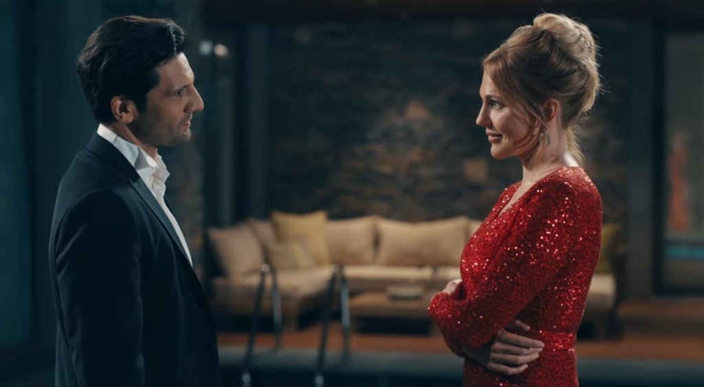 Kaan Urgancıoğlu şi Meryem Uzerli, Lara şi Deniz în „Antalya Gambit ...